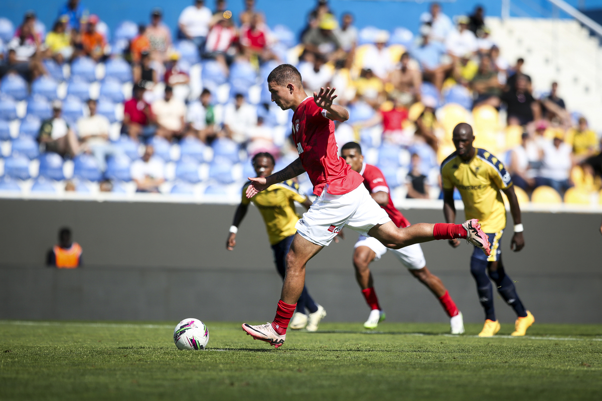 Safira oficializado na Roménia