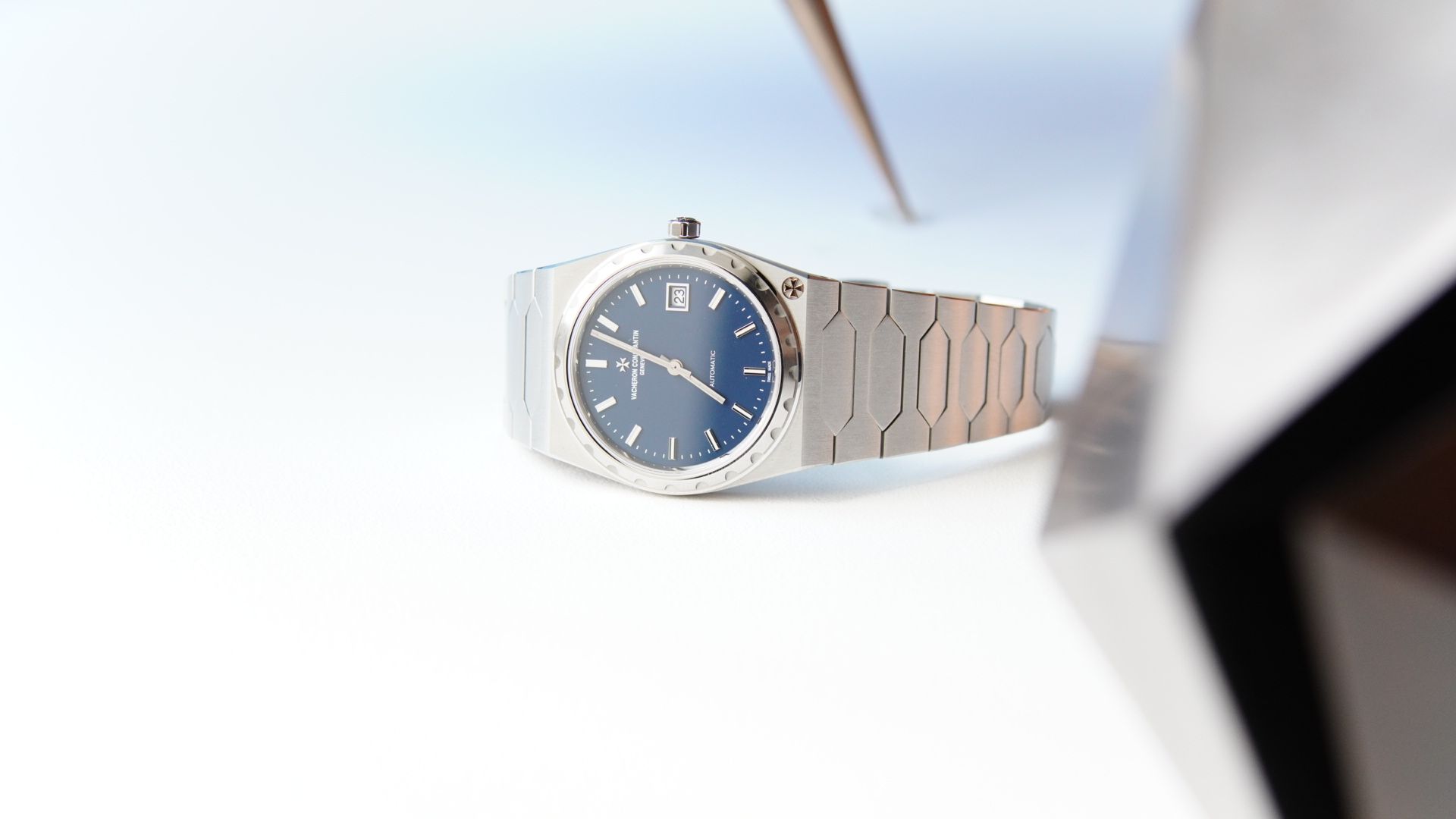 Hands on with the Vacheron Constantin 222 in Steel – one of the most ...