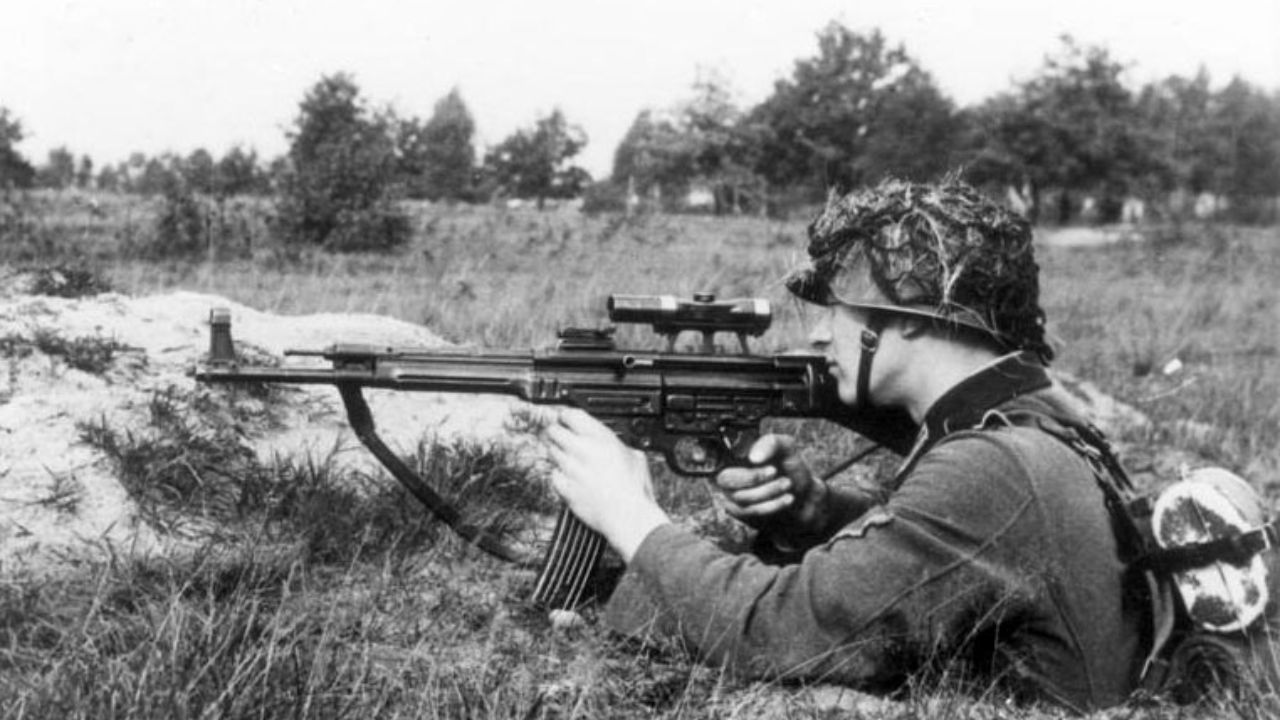 7 Guns That Changed History—For Better or Worse