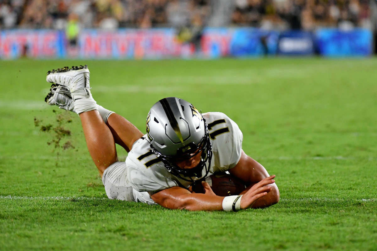 Projected $1.9 Million Star QB Turns Heads With Gesture to UCF