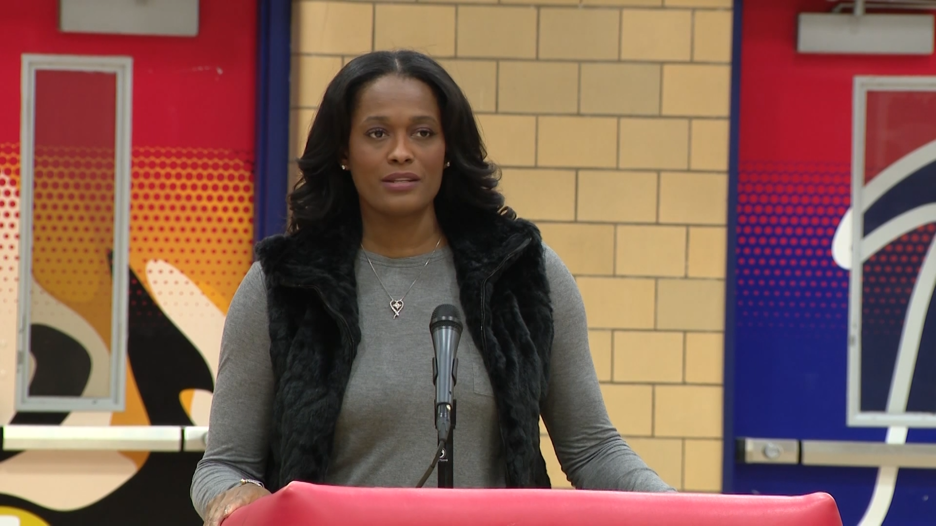 McKeesport Area School District dedicates basketball court to WNBA star ...