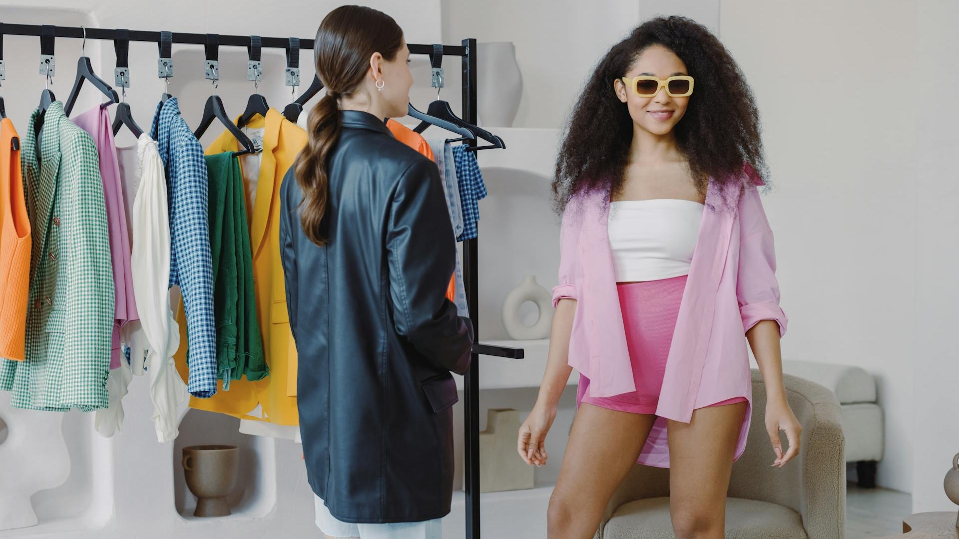 10 Color Pairings That Always Look Good & 10 That Clash Hard