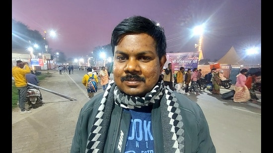 Dhanbad to Prayagraj: Braving general class train, bus over 550 km and ...