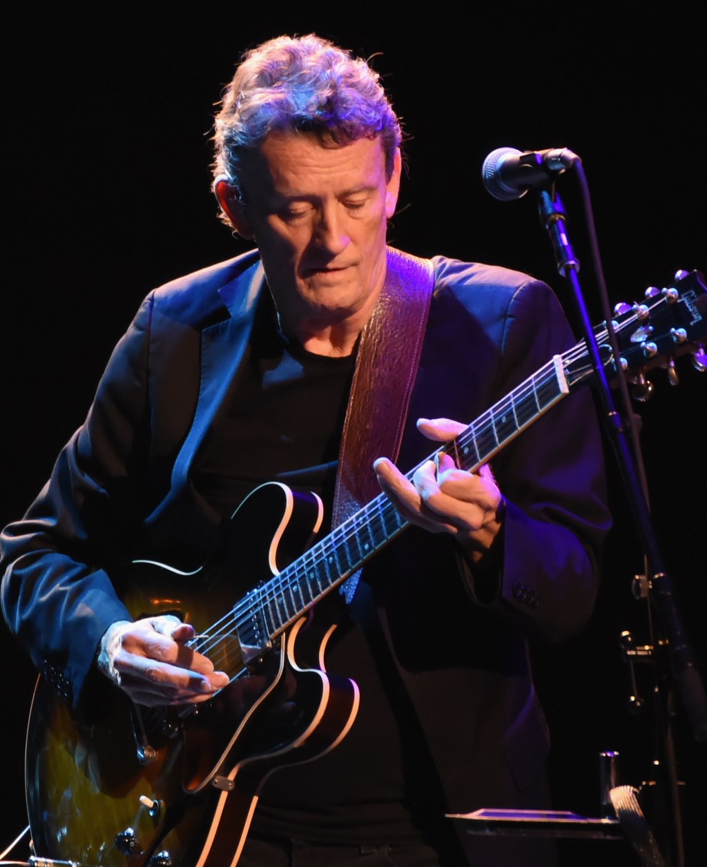 Eagles guitarist Steuart Smith retiring due to parkinsonism diagnosis ...