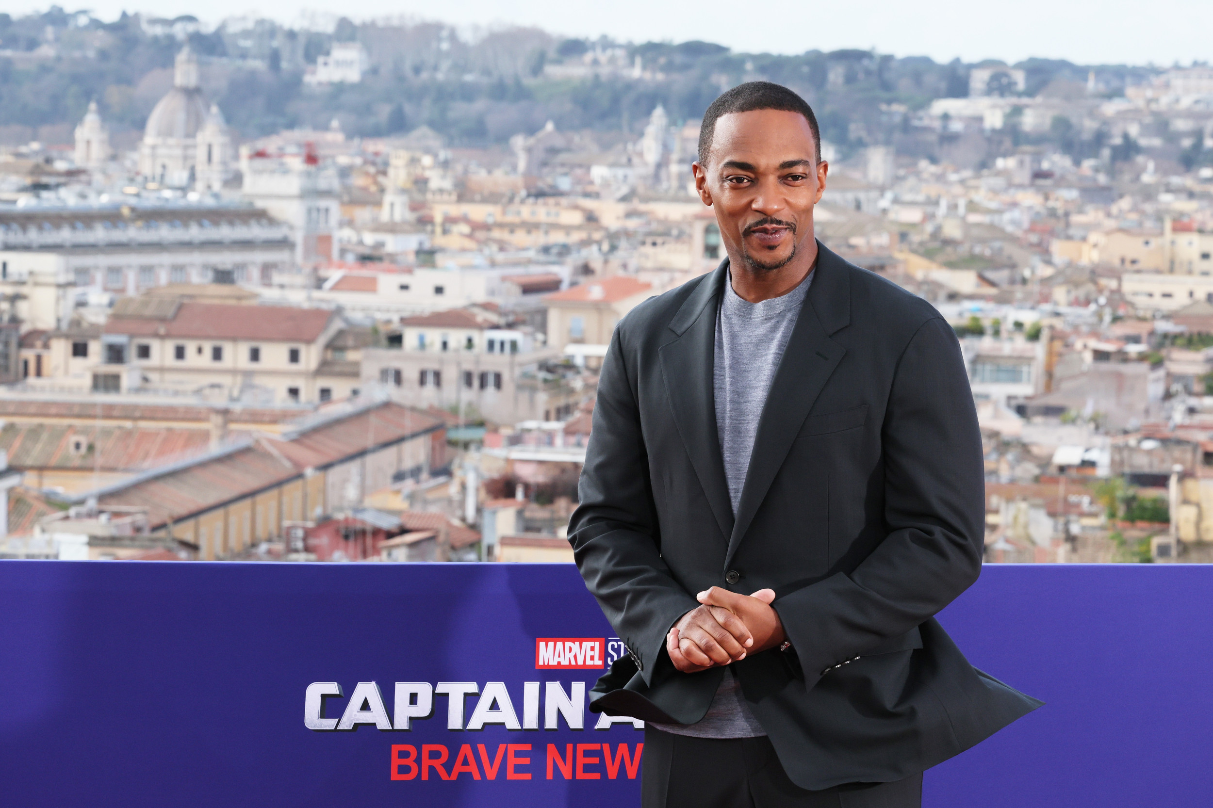 Anthony Mackie Says Captain America Shouldn't Represent 'America'