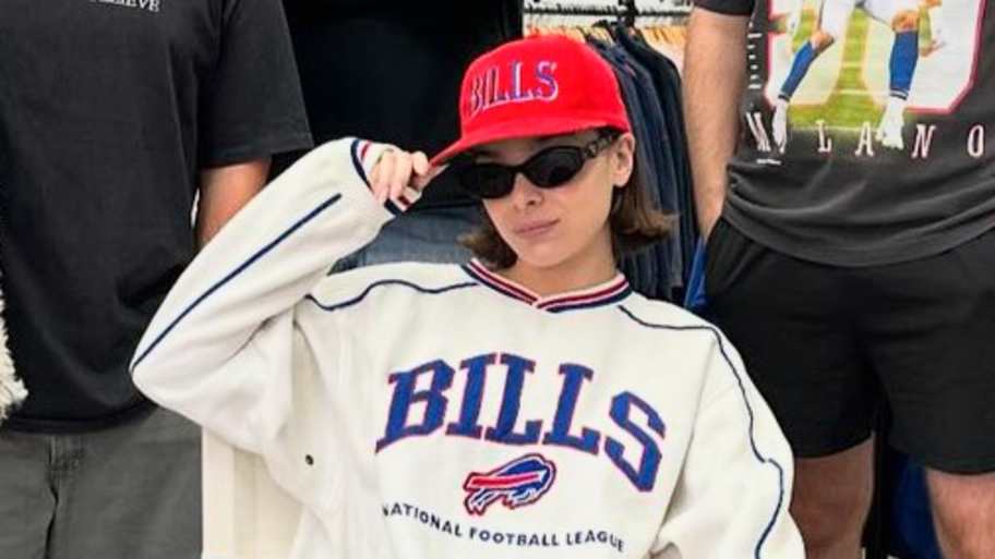 Hailee Steinfeld upstages Josh Allen’s Bills win in stunning Golden ...