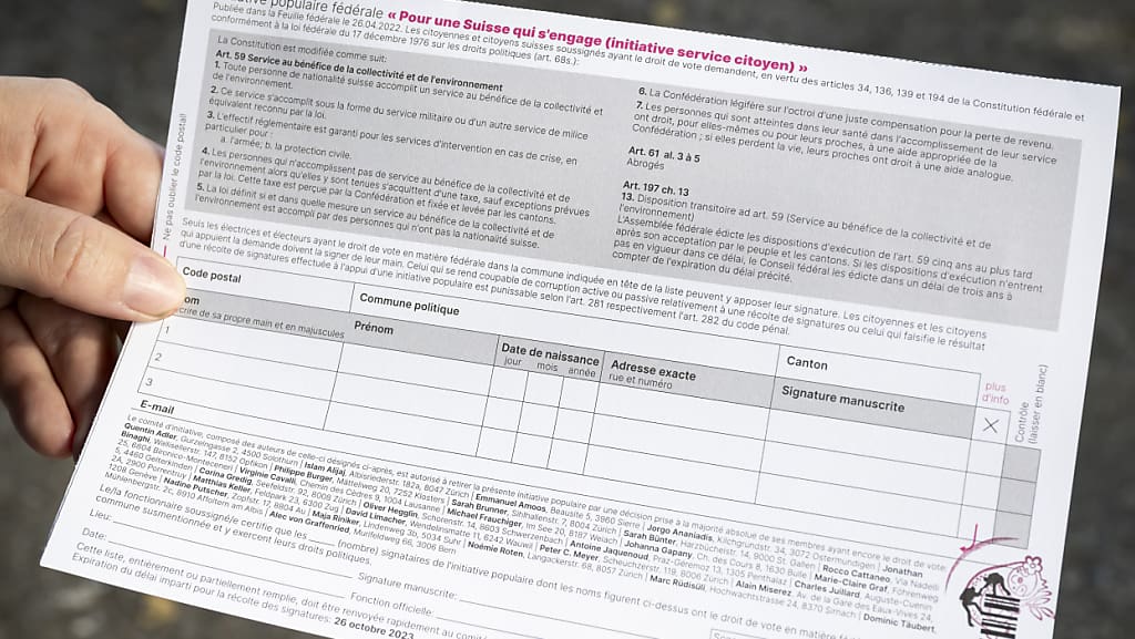 Nouvelle plainte de la Chancellerie fédérale: Environ 21'000 signatures ...