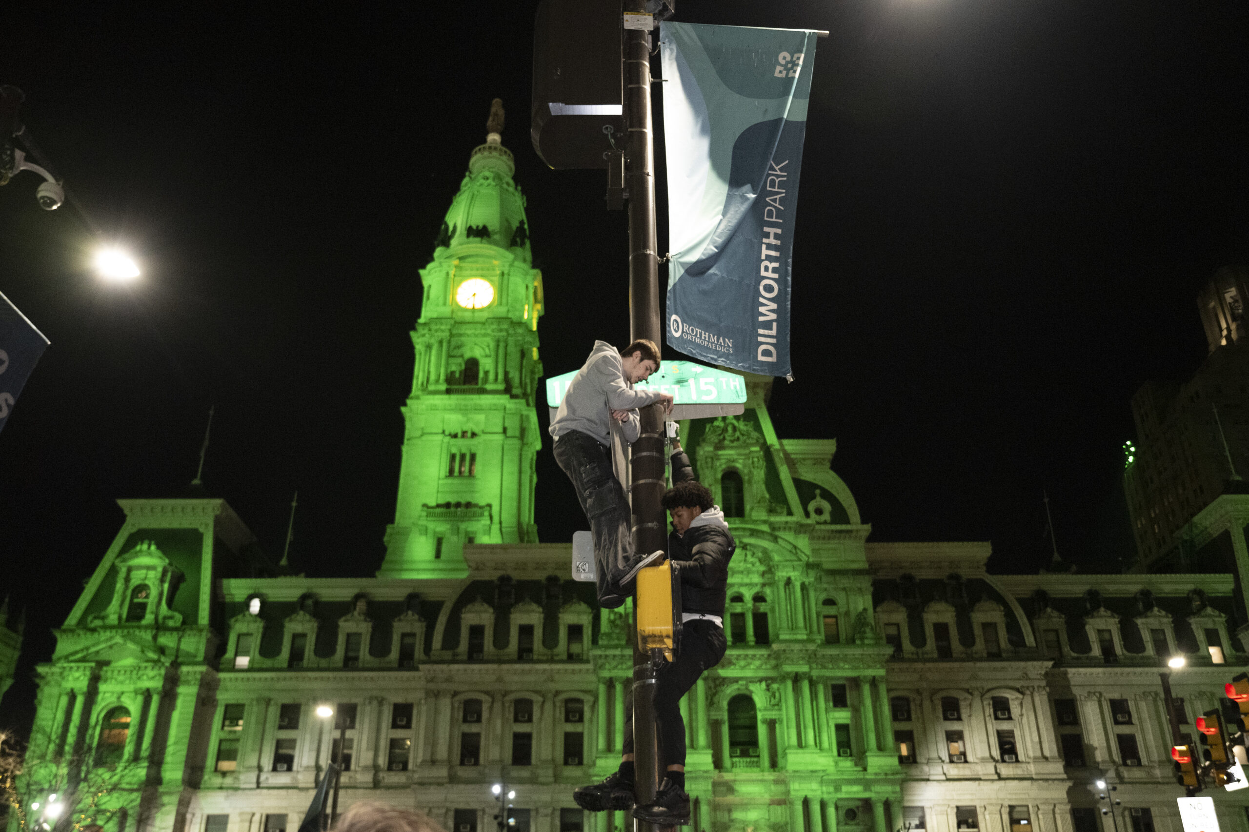 Philadelphia Eagles Fan on Life Support After Falling from Light Pole ...