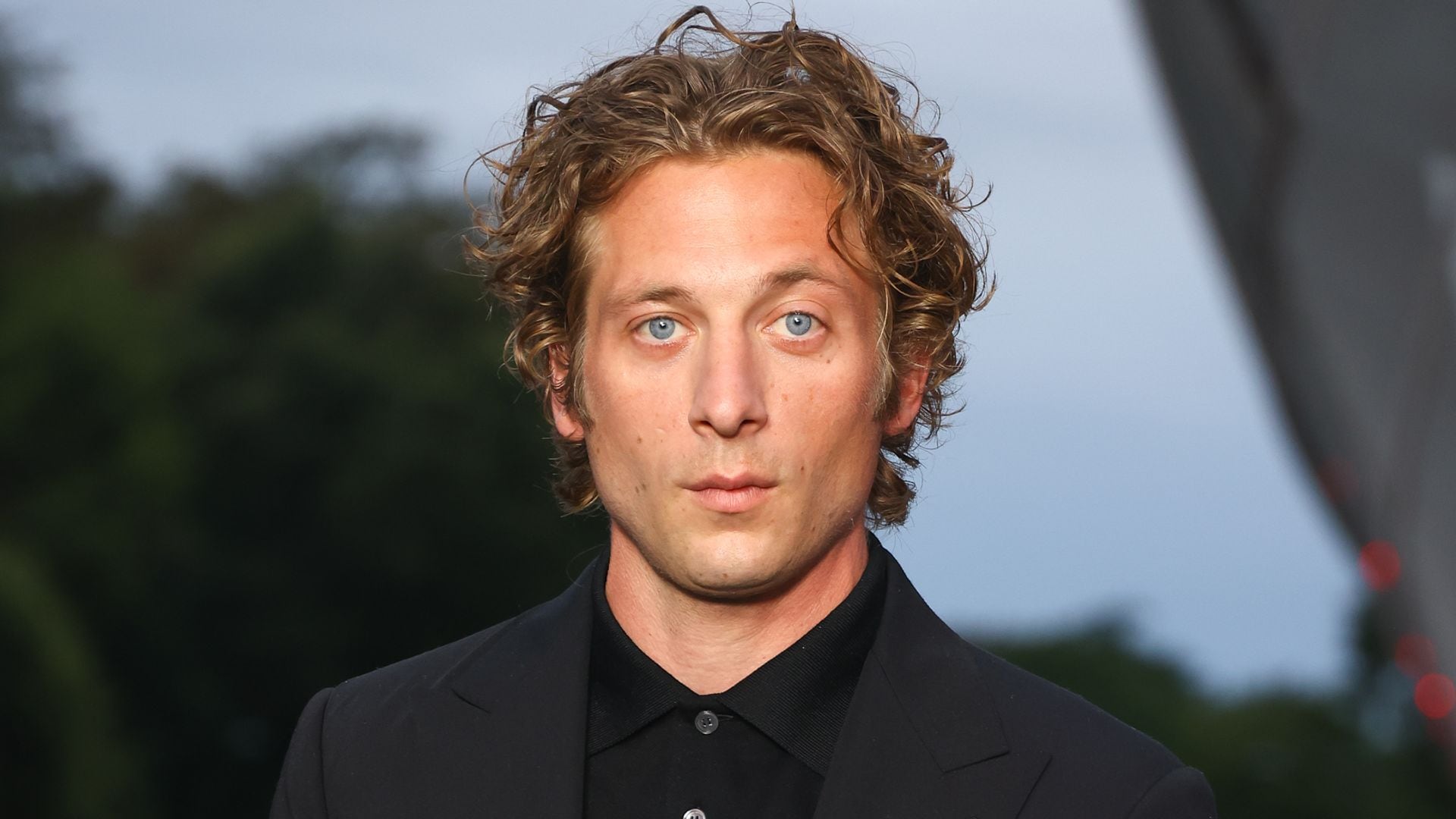 Jeremy Allen White to star in Netflix's bisexual romance series 'Enigma ...