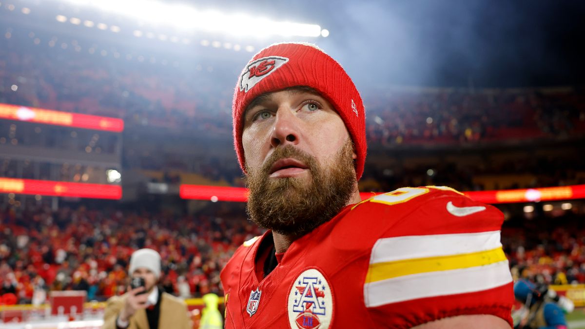 Chiefs Surprisingly Predicted to Cut Travis Kelce in Offseason