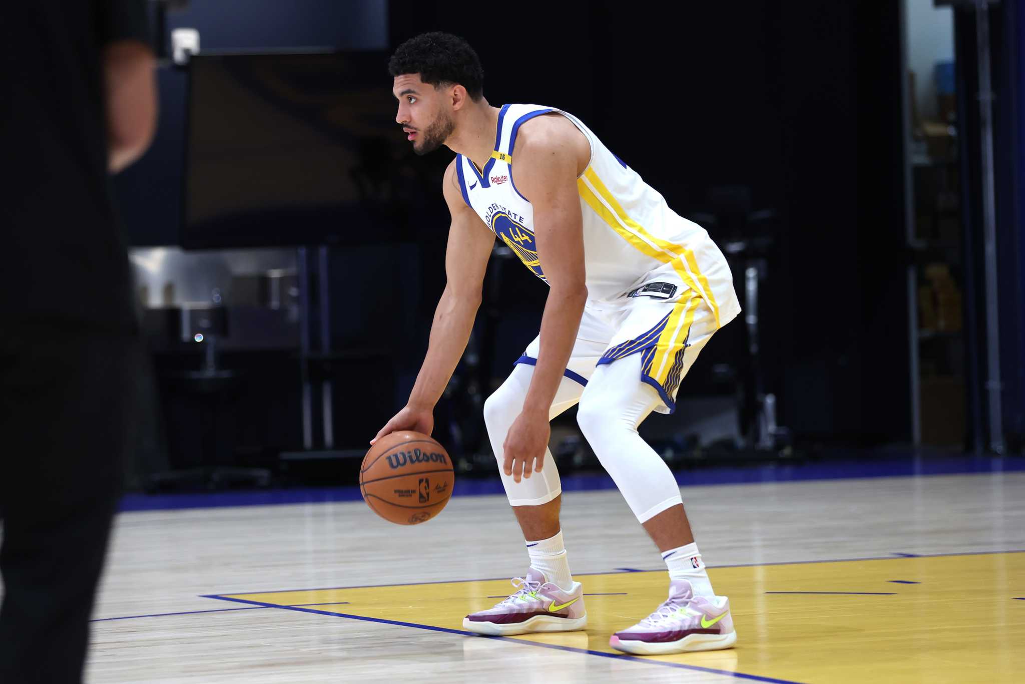 Warriors sign wing Jackson Rowe to their last two-way contract spot