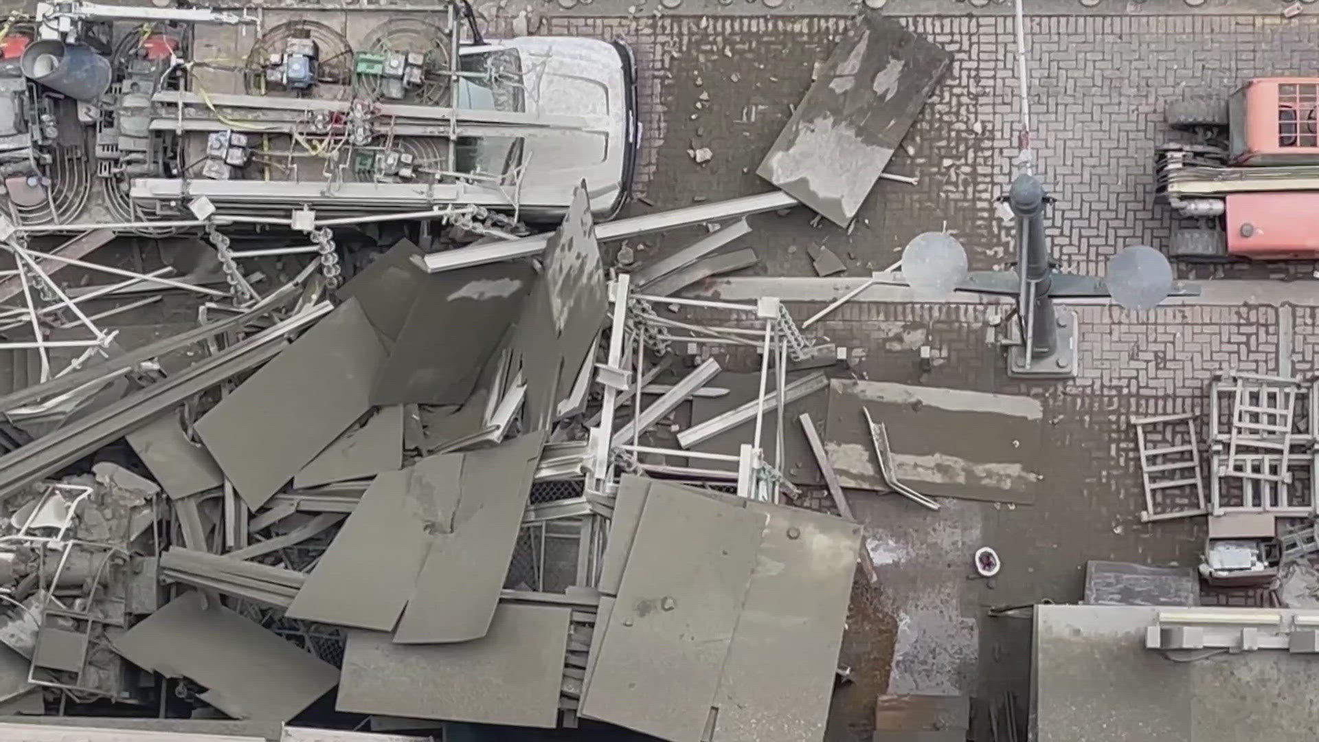 Chunk of concrete plummets 8 stories from downtown Houston building ...