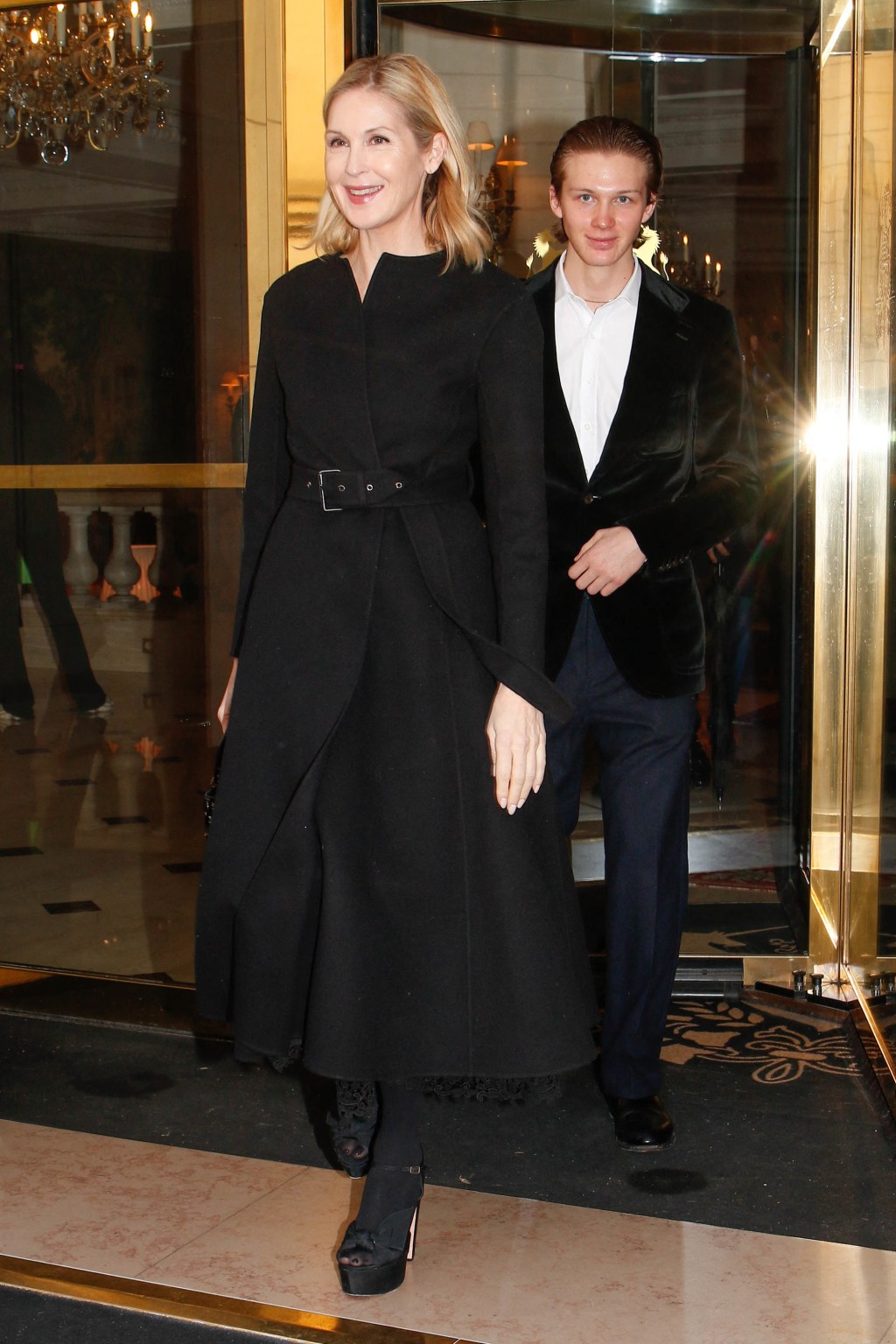Kelly Rutherford poses with son Hermes for first time in 10 years after ...