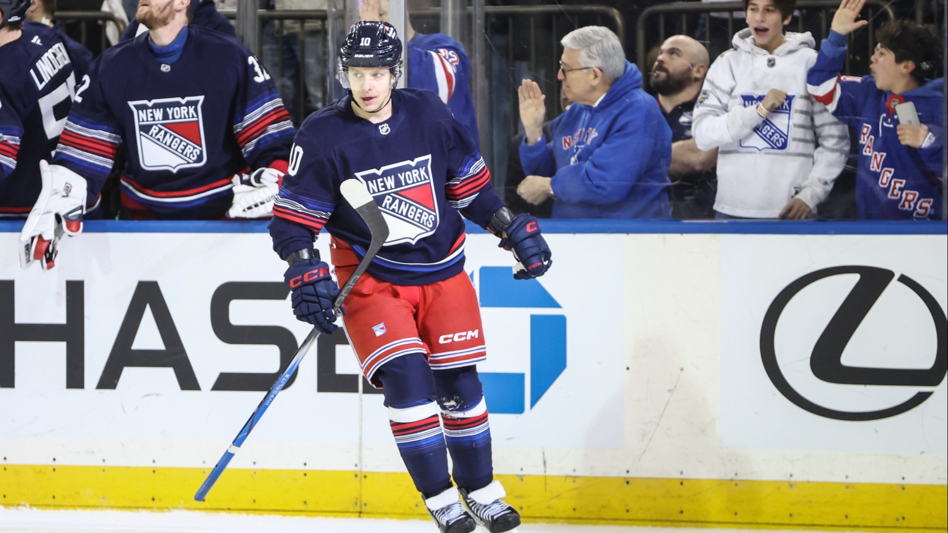 Tonight's NHL Matchups: Lightning vs Hawks, Rangers at Home