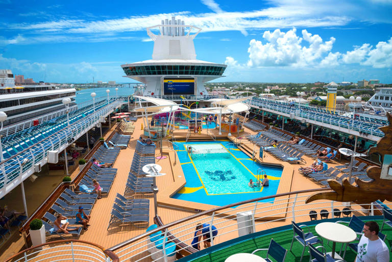 Royal Caribbean Cruisers Continue To Be Frustrated As Top Vacation ...