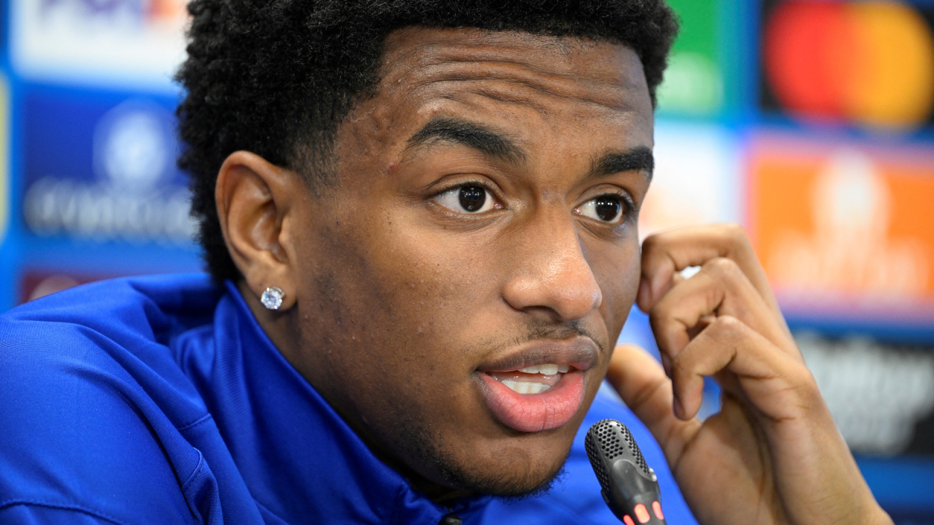 Barcellona-Atalanta: gaffe per Alejandro Balde, imbarazzo in conferenza ...