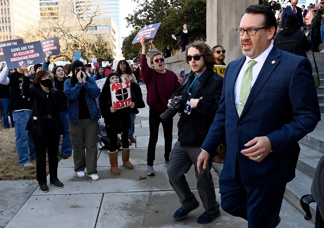 Nashville students rally for gun control at Tennessee capitol
