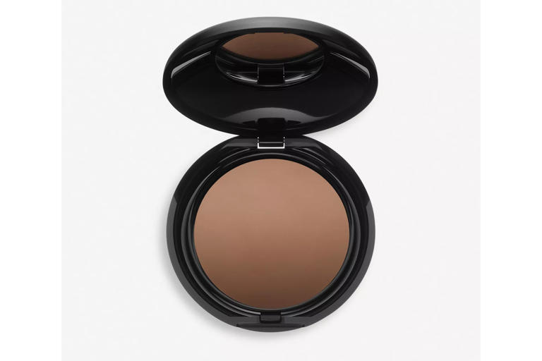 Best blurring powders for a flawless finish