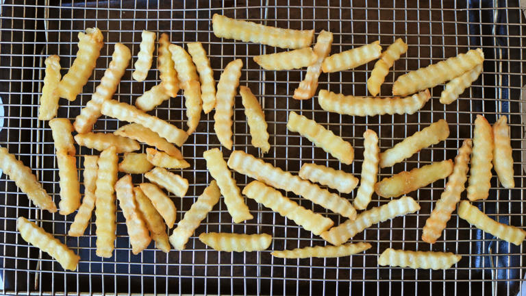 This Is Actually the Best Way to Reheat Fries