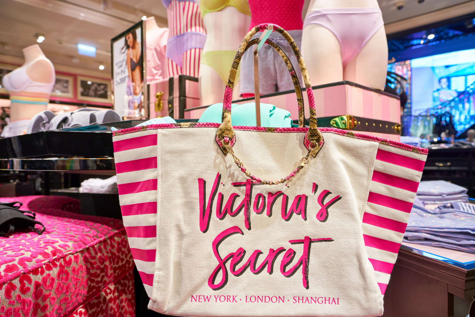 If you invest $1,000 in Victoria’s Secret today, here’s how much it ...