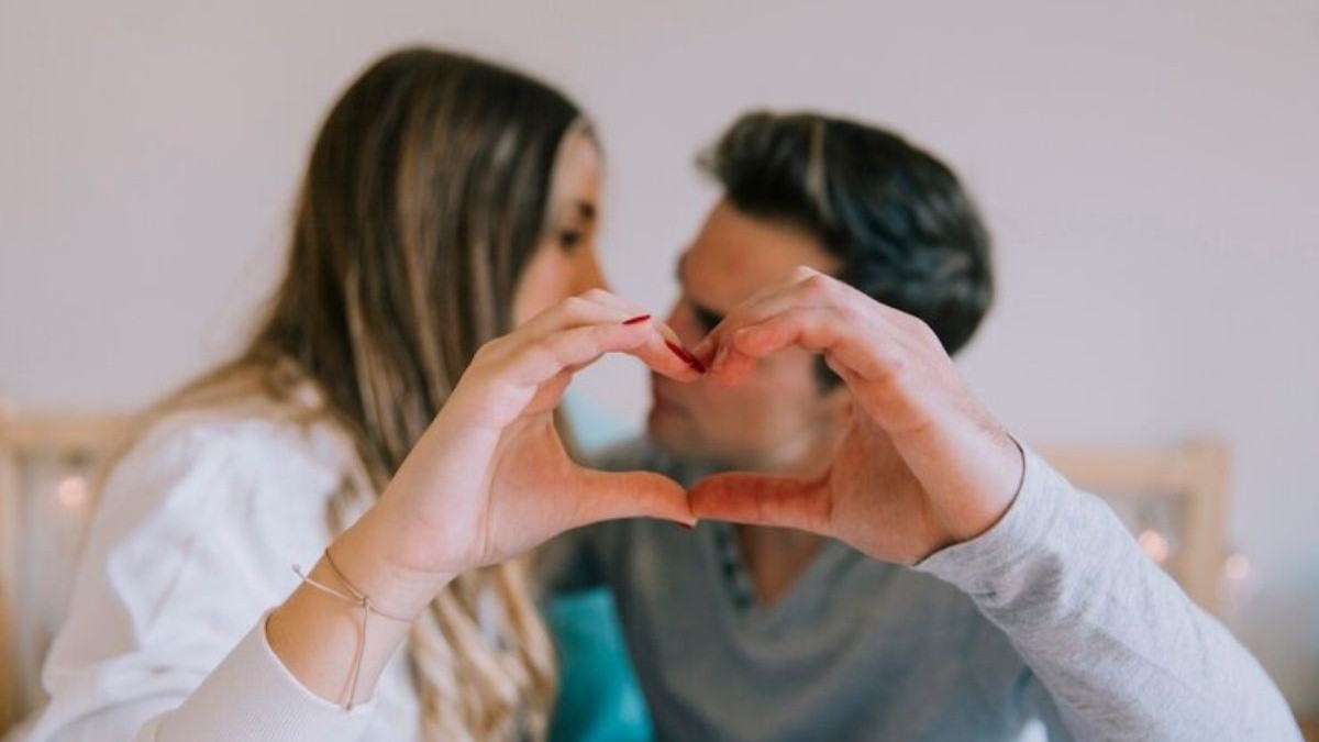 Signs That a Past Love Wants to Reenter Your Life