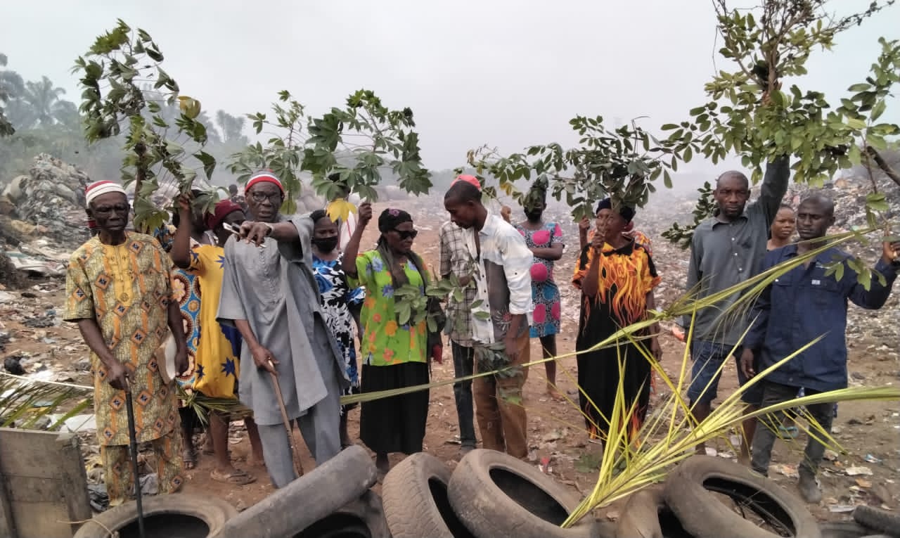 Pollution: Abia community protests as refuse takes over farmlands ...