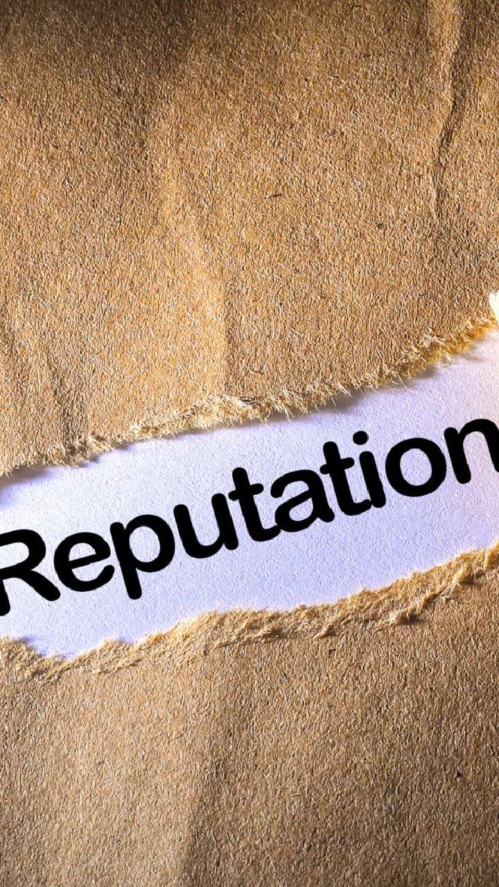 Respect At Risk: 7 Habits That Can Ruin Your Reputation At Workplace