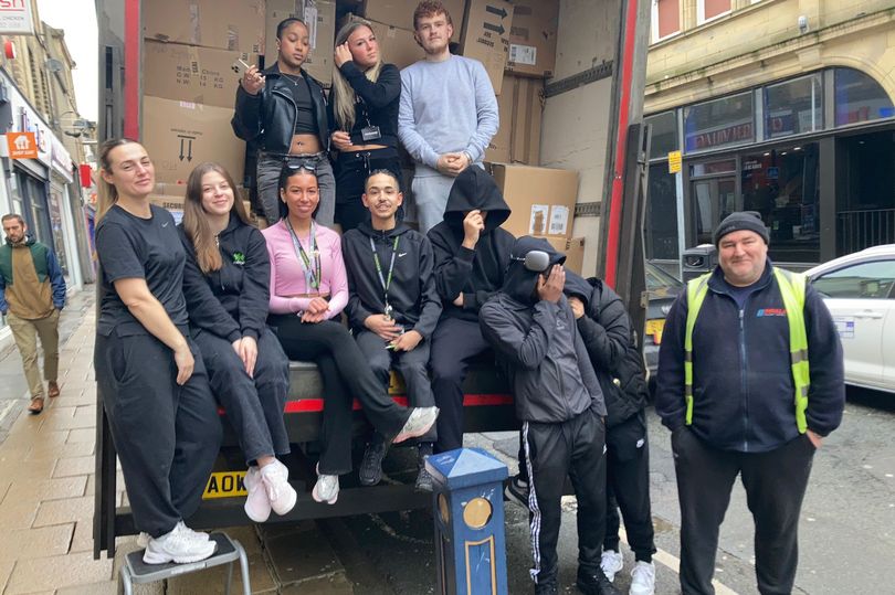 Huddersfield Footasylum workers say goodbye with final message after ...