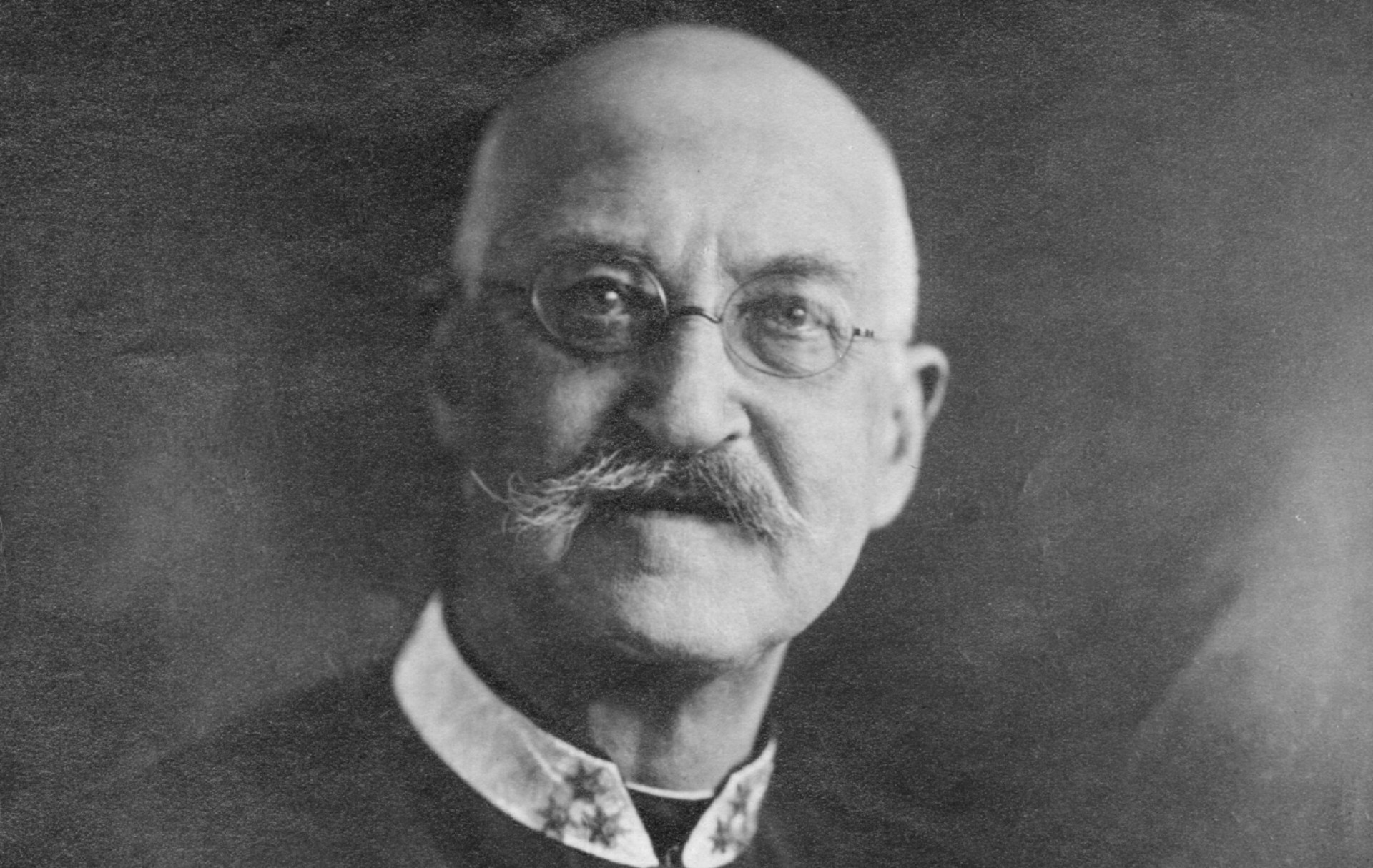 What happened to King George III and Queen Charlotte's 15 children?