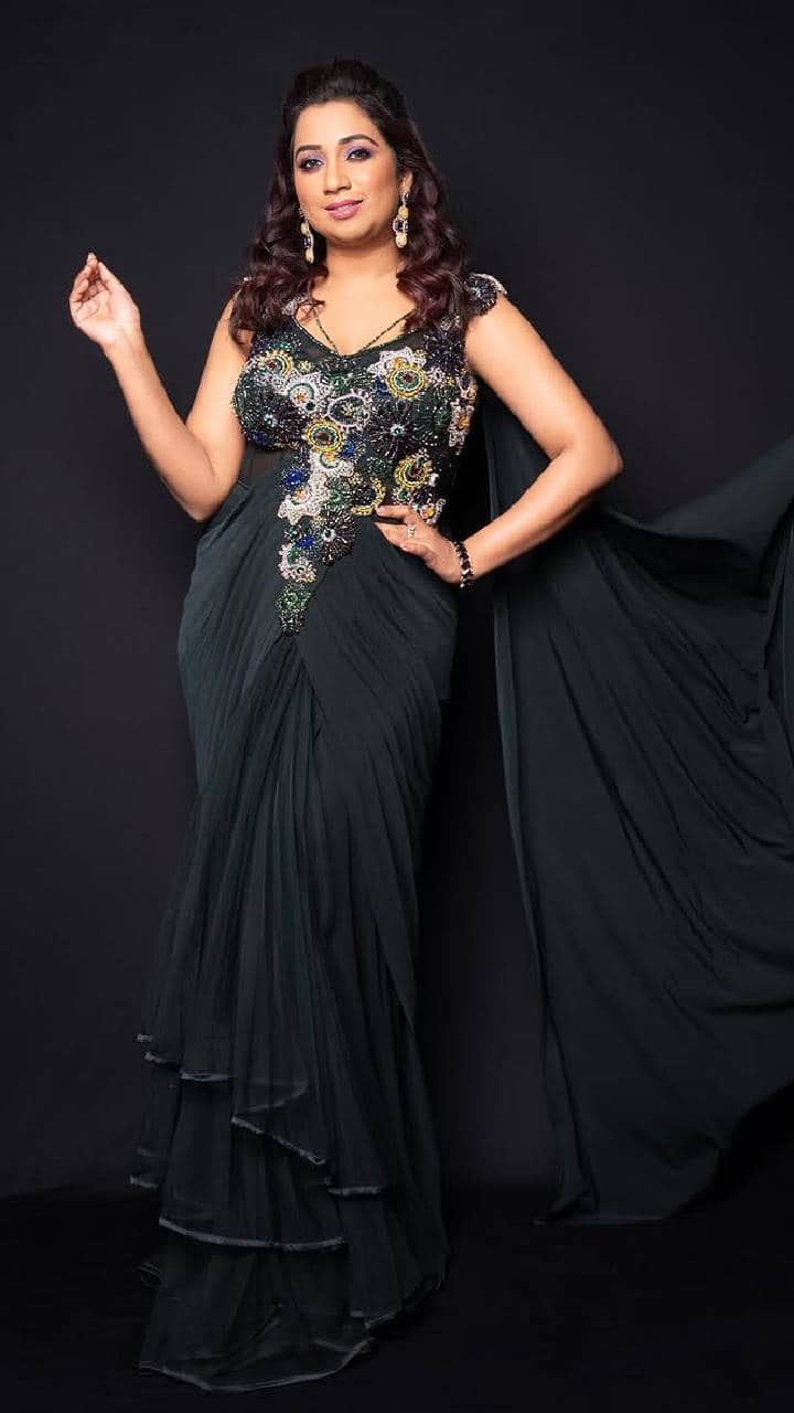 Shreya Ghoshal’s best Indo-Western dress ideas for curvy girls to ...