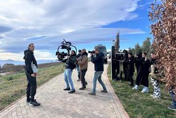 Ciak, si gira con Gianmarco Tamberi. L’olimpionico sulla collina del sole