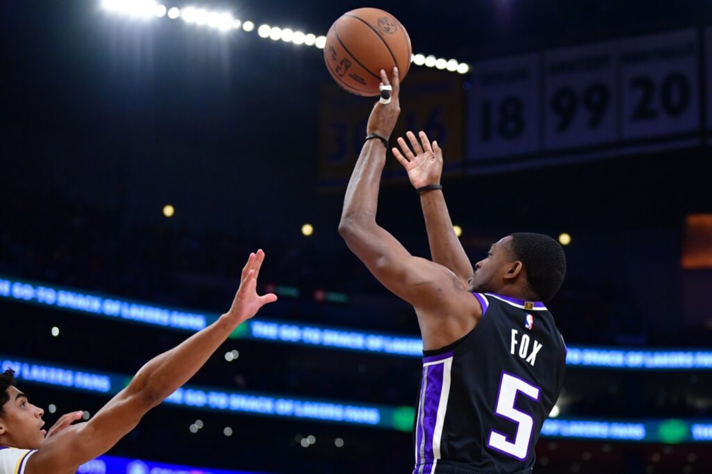 Hawks Should Get Into the De’Aaron Fox Trade Drama