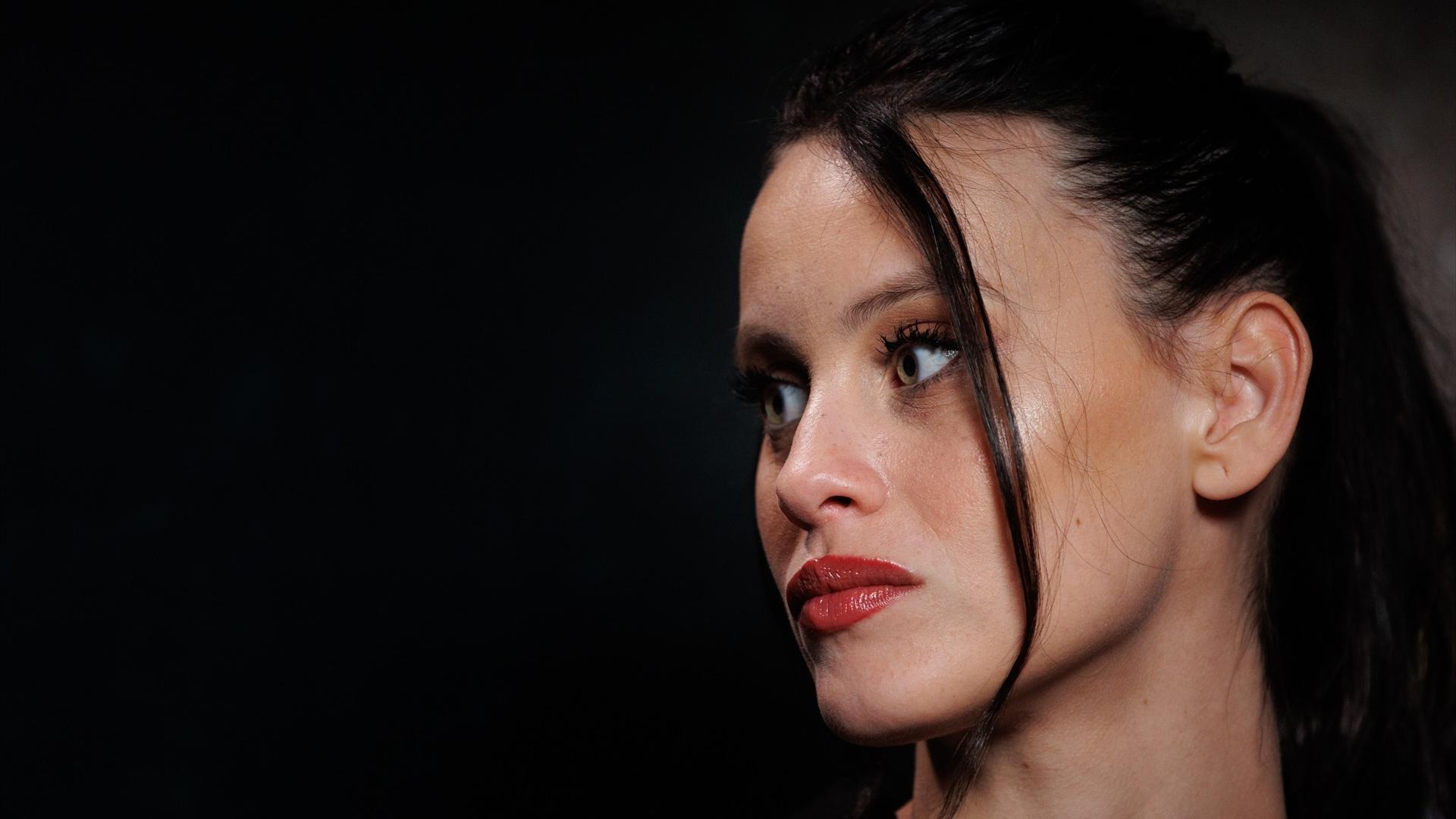 El look masculino con corbata de Milena Smith para el desfile de alta costura de Yves Saint ...