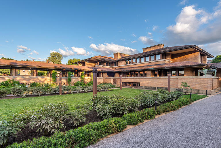 Frank Lloyd Wright’s Martin House Is a Prairie-Style Masterpiece