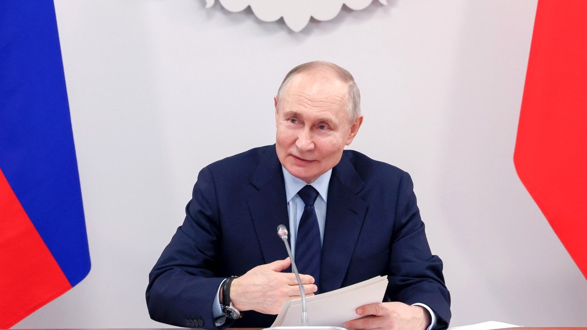 Byli na przedmieściach Kijowa. Władimir Putin "tłumaczy", dlaczego ...