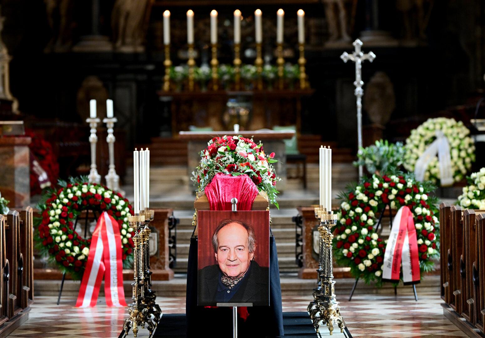 Sohn von Otto Schenk nimmt emotional Abschied: "Jetzt hebt keiner mehr ab"
