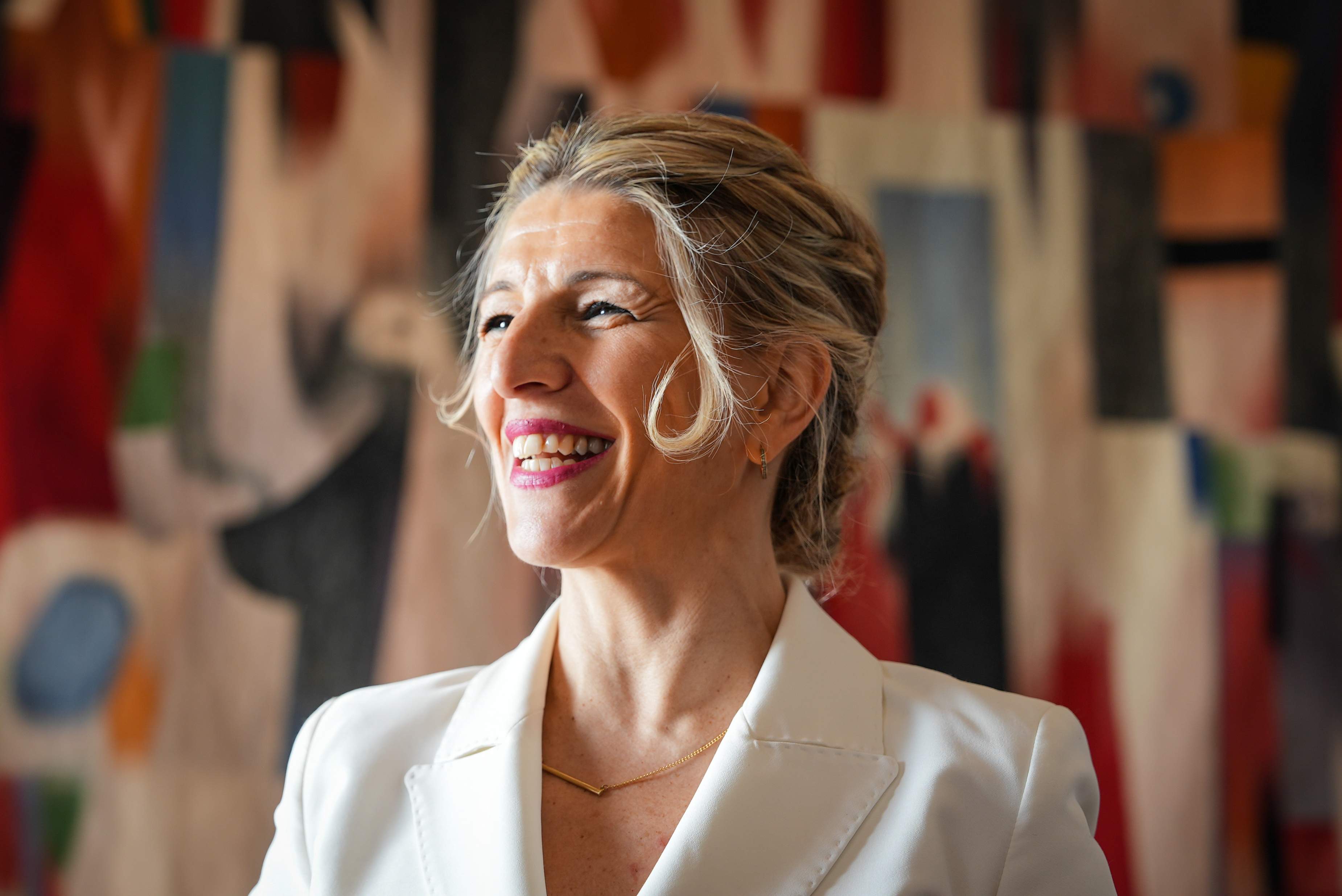 Trabajo y sindicatos pactan subir el salario mínimo en 50 euros, hasta ...