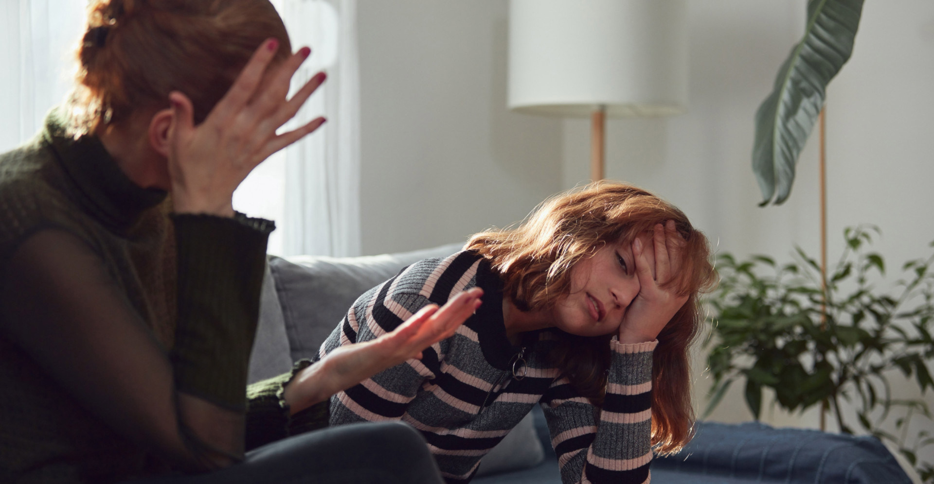 Cómo sobrevivir a la adolescencia de tus hijos: guía práctica para padres Cómo sobrevivir a la adolescencia de tus hijos: guía práctica para padres