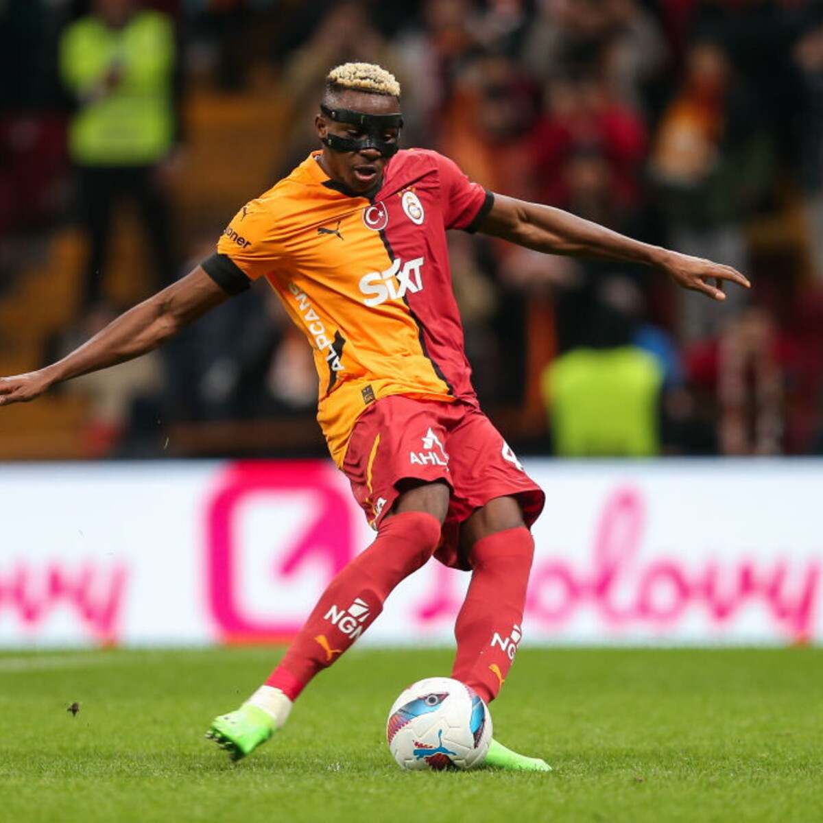 Osimhen, il Gala offre 65 mln: no di AdL che lo cede a giugno. Juve ...