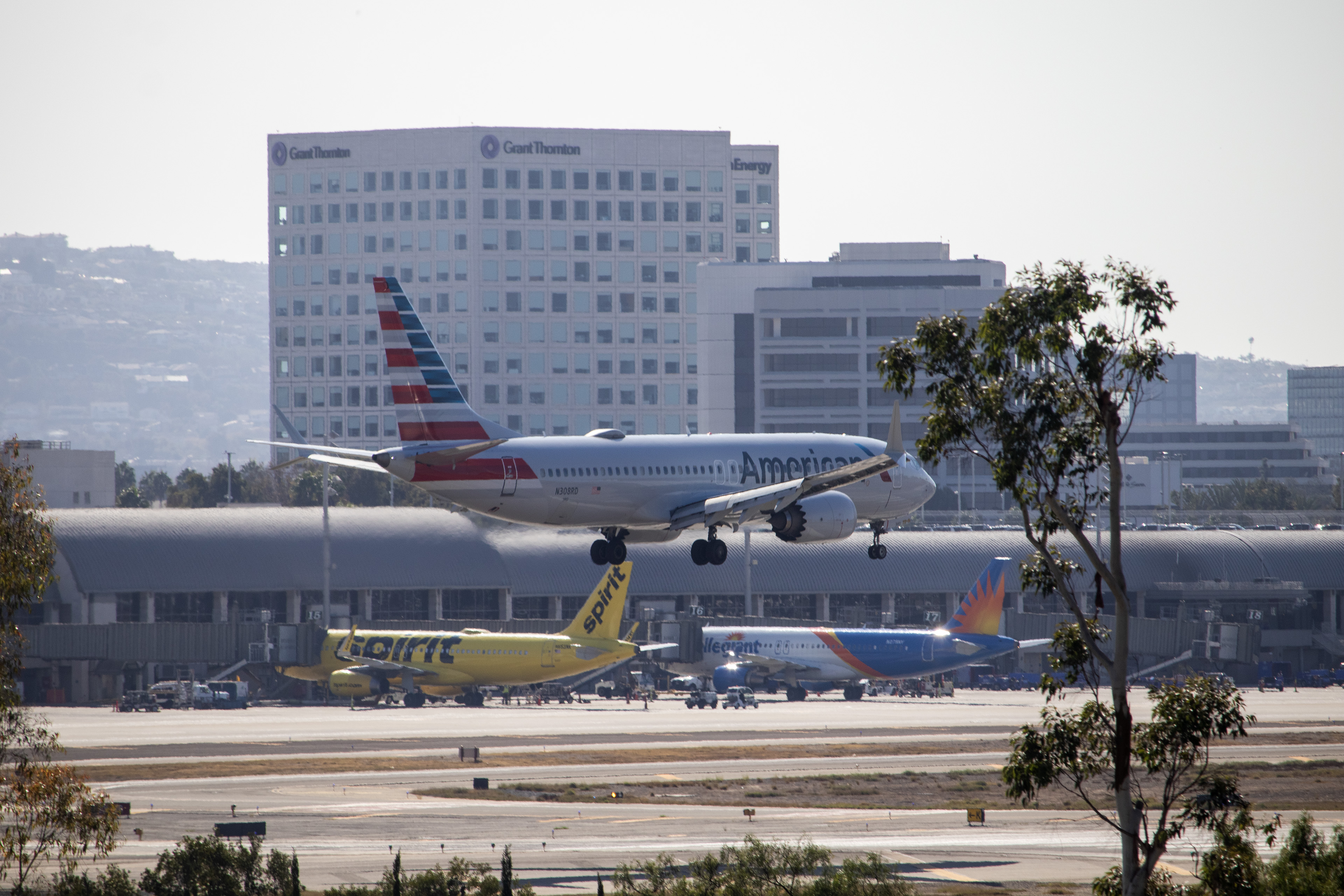Ex-Pilot Says Wealthy California Airport One of Most Dangerous to Fly From