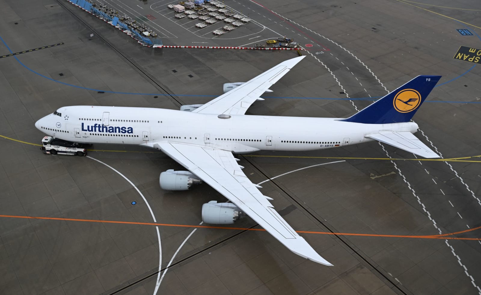 Lufthansa aircraft diverted to London over 'engine problems'