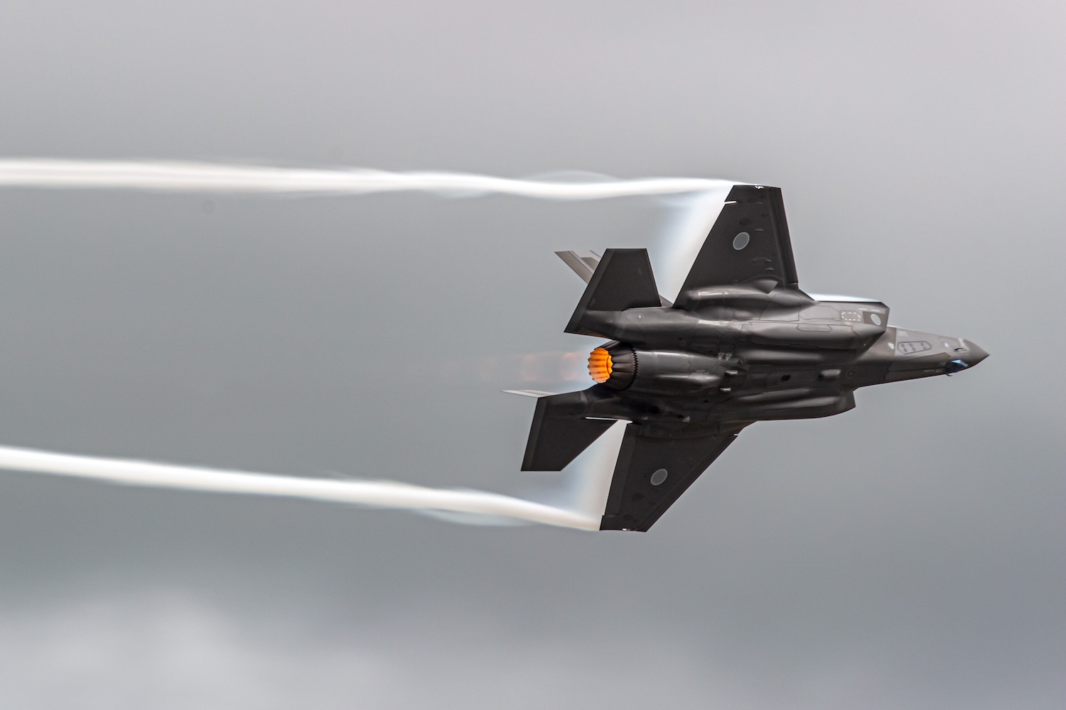 U.S. pilot ejects as $100 million F-35 fighter jet crashes - 2nd time ...