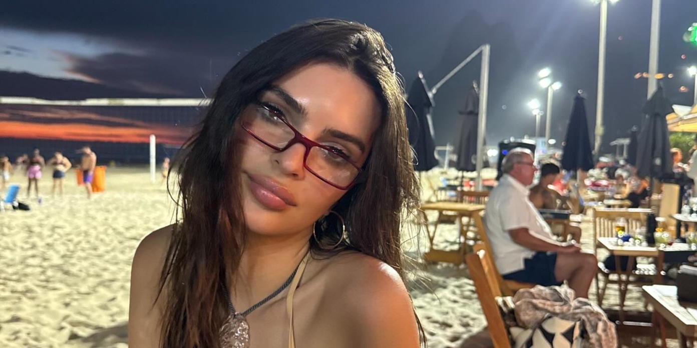 De mini-biquíni, modelo de 33 anos incendeia as redes