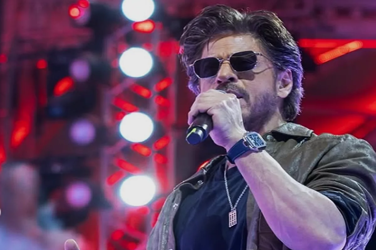 SRK has the most charming and witty replies as fans confess love in ...