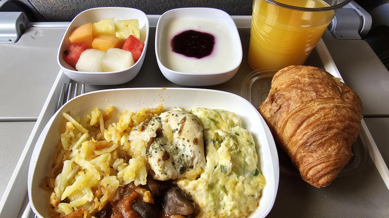 The Foods You Should Avoid Ordering On An Airplane
