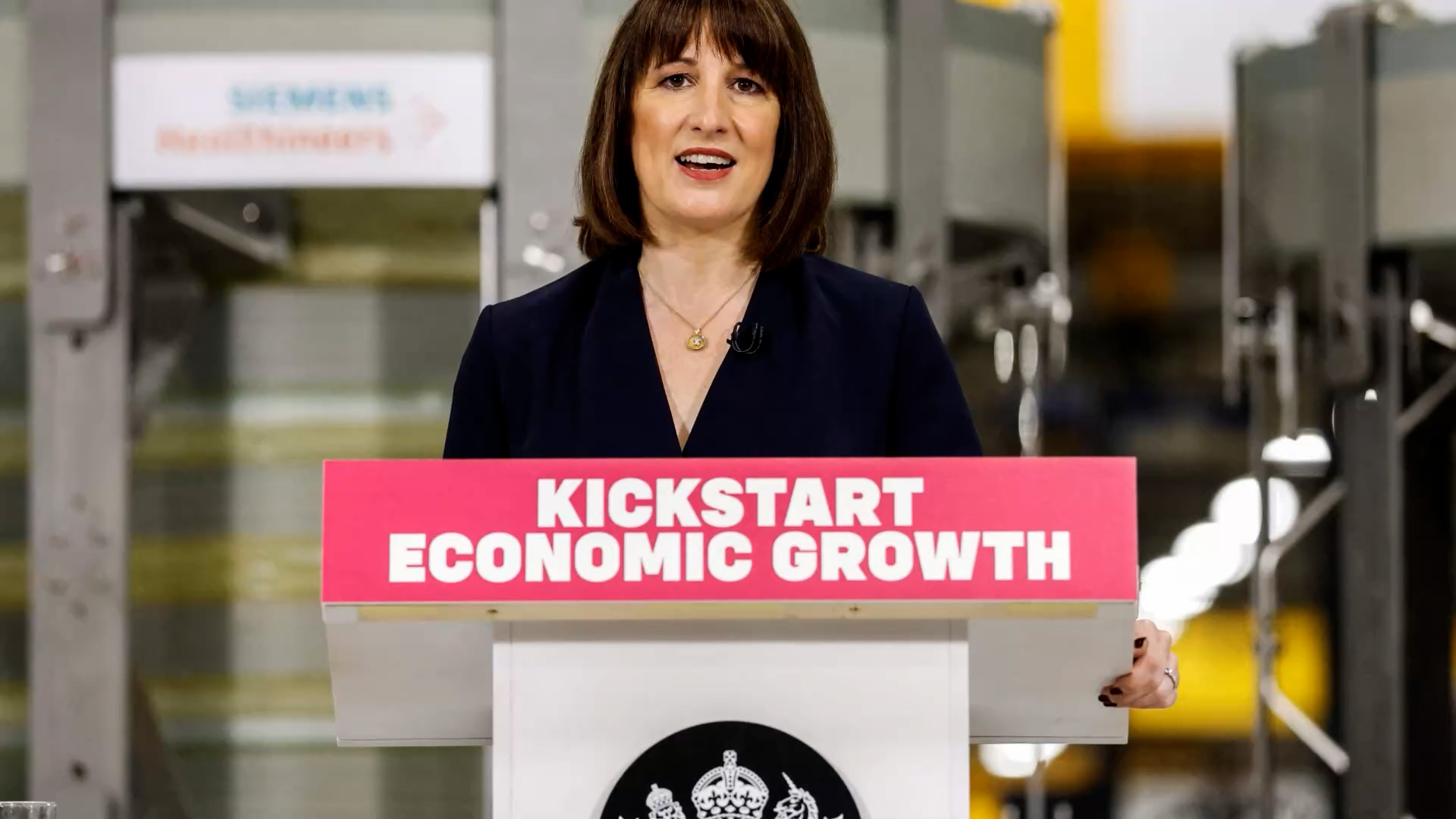 Reeves Backs Heathrow Expansion Amid Economic Growth Push