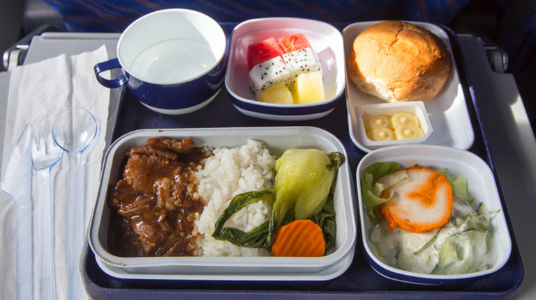 The Foods You Should Avoid Ordering On An Airplane