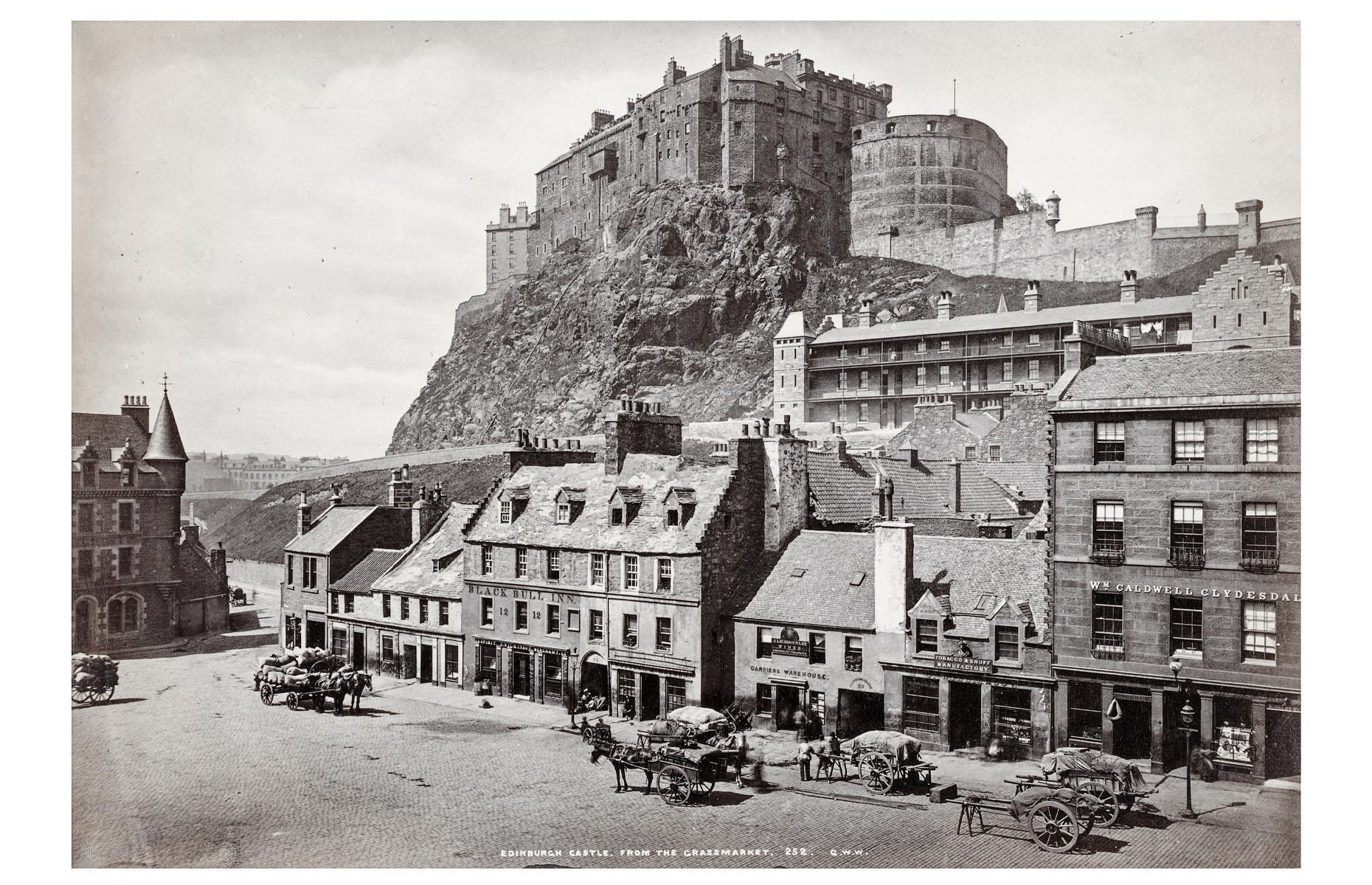 Discover the UK's iconic landmarks through the decades with amazing ...