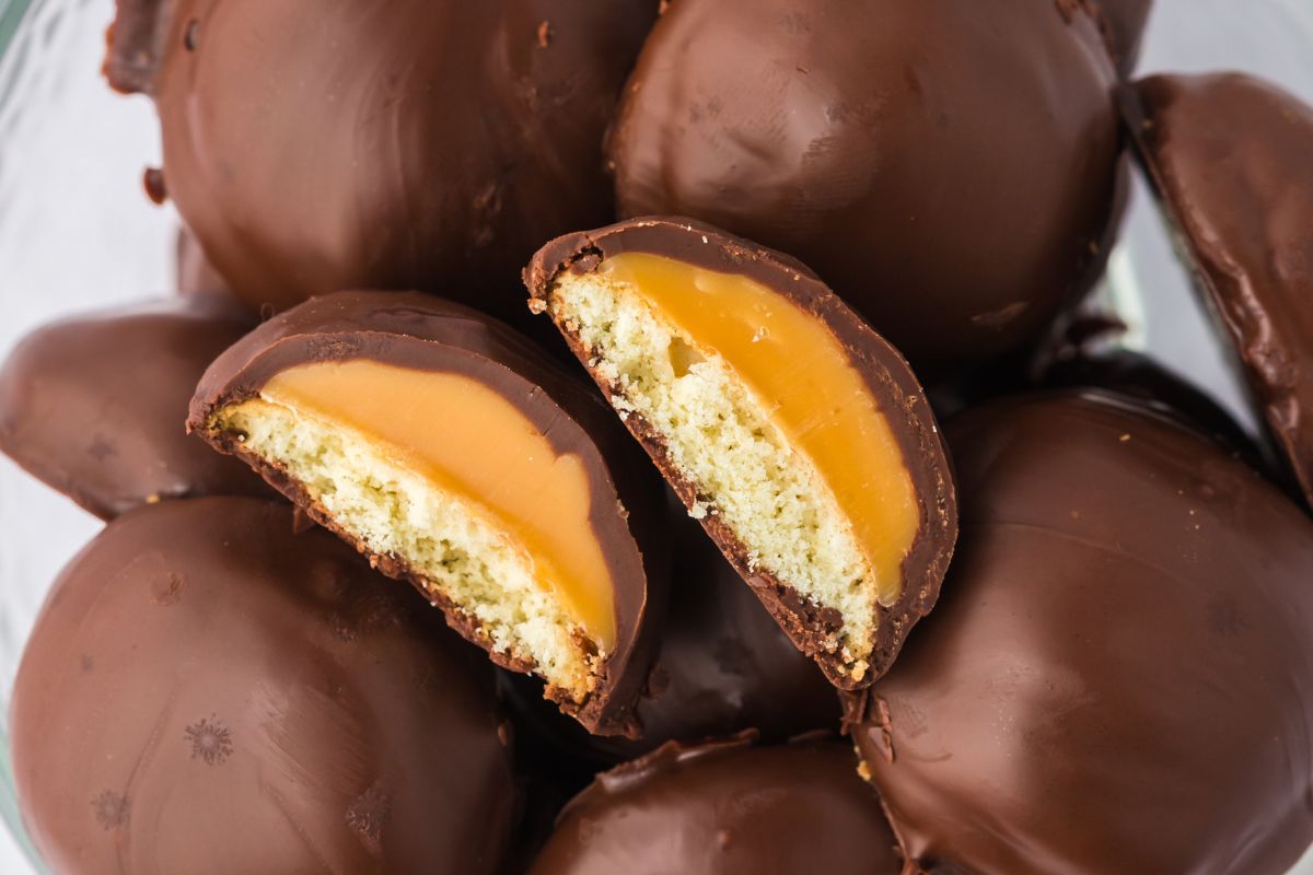 77 Handheld Desserts You Can't Put Down