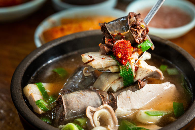 The ultimate guide to Busan’s top 10 dwaeji gukbap restaurants